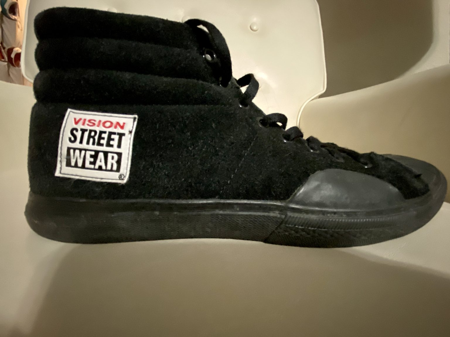 VISION STREET WEAR SUEDE HI BLACK - Streetwear Archive