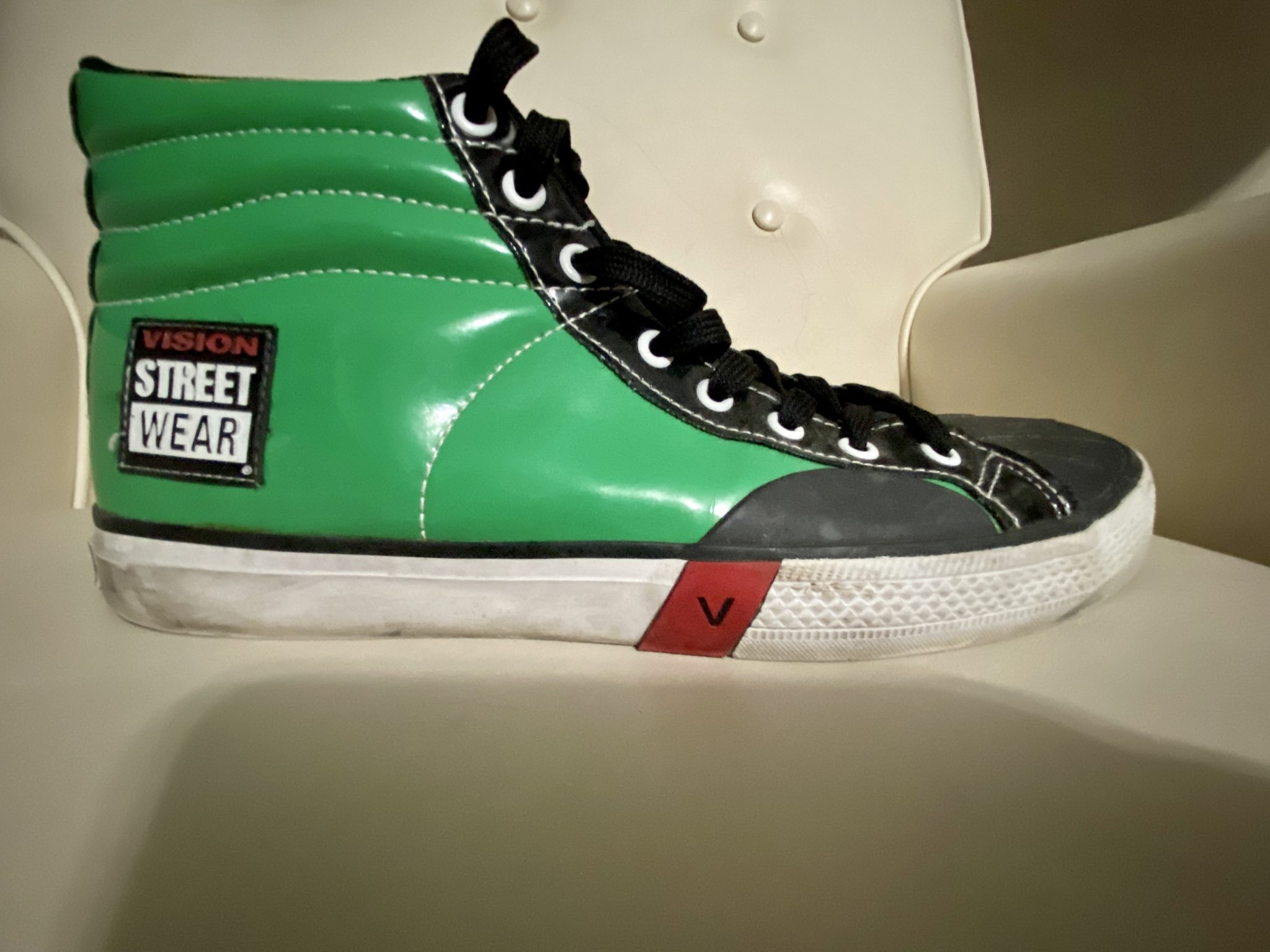 VISION STREET WEAR SUEDE HI - Streetwear Archive